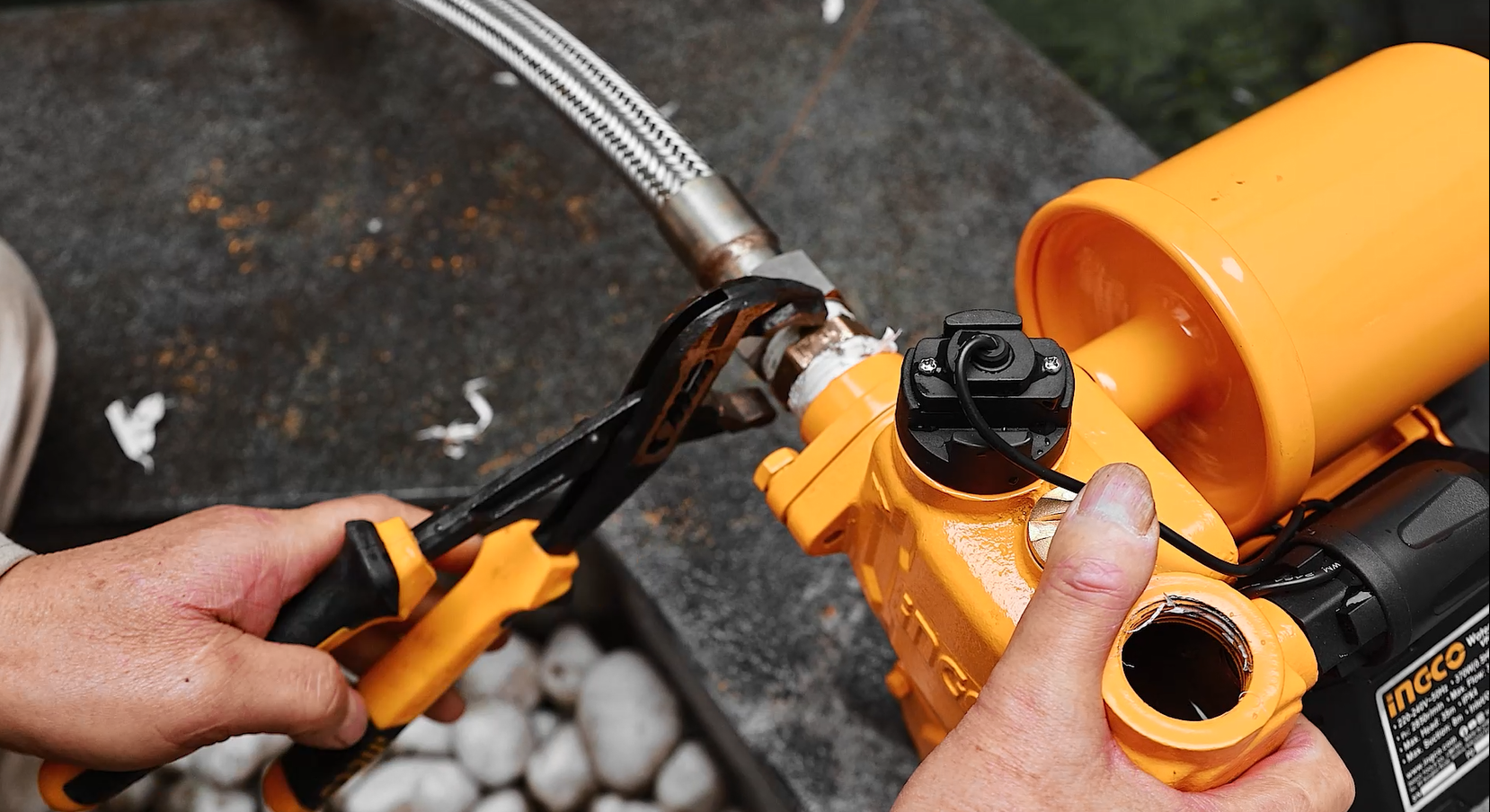 Comment retirer le sas d'une pompe à eau : des solutions efficaces
