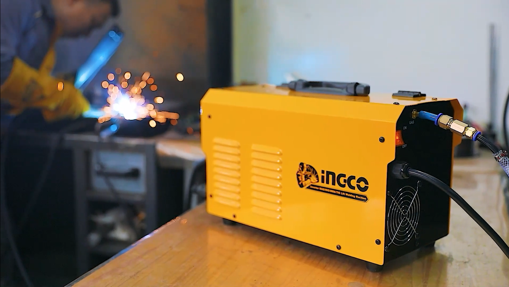 Comment fonctionne la machine à souder : types et conseils pour choisir